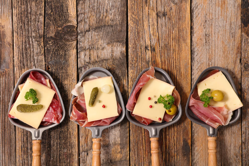 Gastronomie : connaissez-vous bien le fromage à raclette de Savoie ...